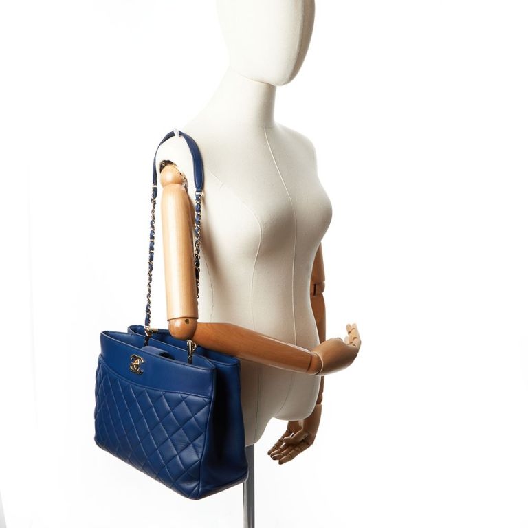 Chanel Carry Chic Tote | Handbag Clinic