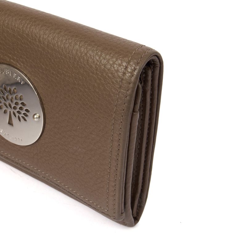 Mulberry Wallet in Brown, Calfskin Leather | Handbag Clinic